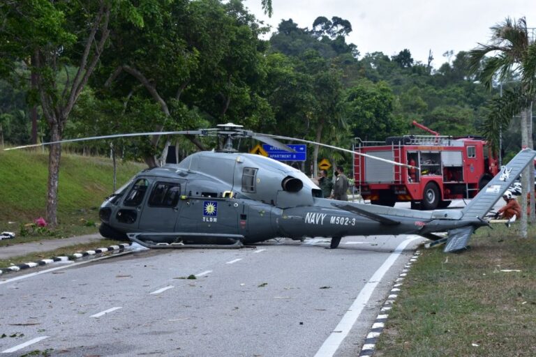 Helikopter Fennec TLDM Mendarat Cemas di Lumut - Defence Security Asia