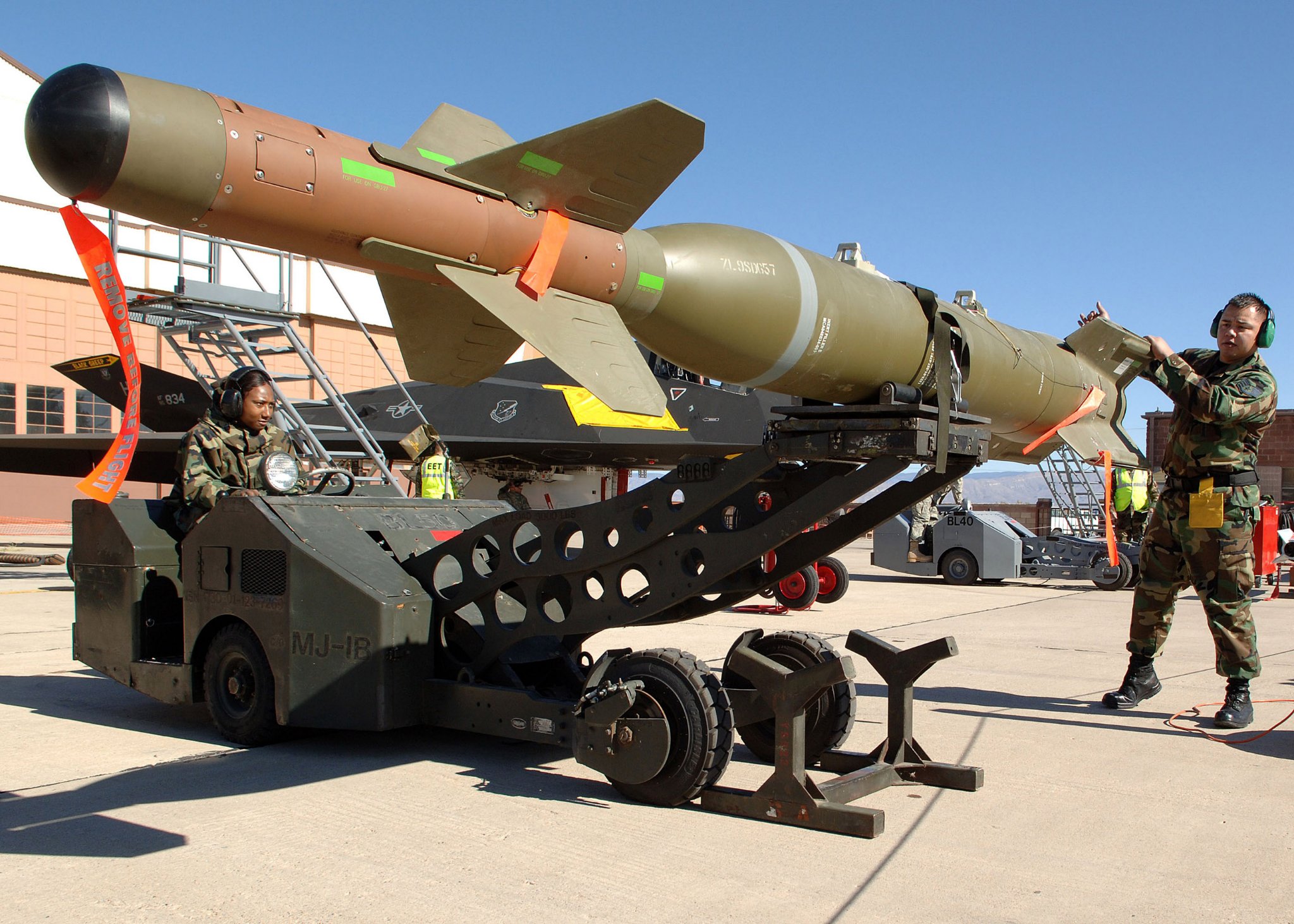 Precision Guided Bombs (PGB), Untuk Tentera Yang Pentingkan Ketepatan ...