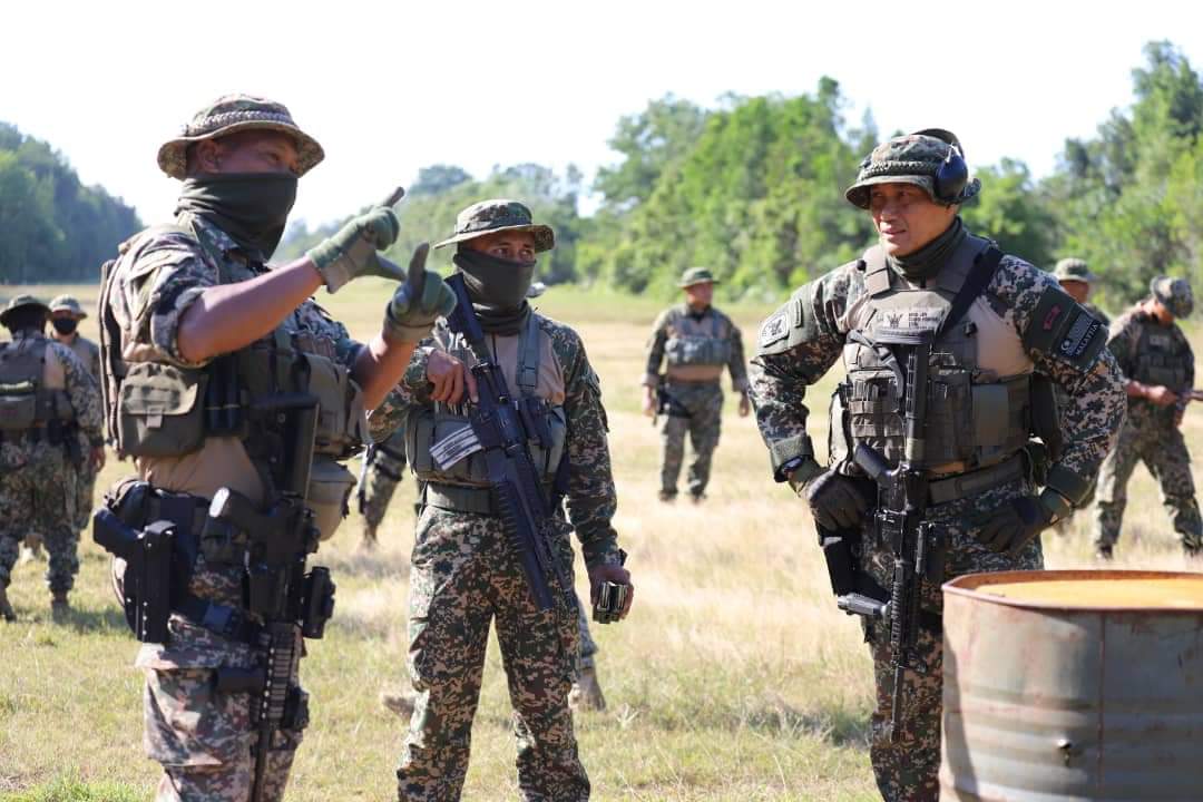 (GALERI FOTO) Latihan Menembak Pelarasan, Kompetensi Tinjau Briged Para ...