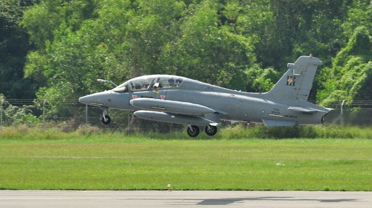 Selamat Tinggal Aermacchi MB-339CM, Apakah Ada Pengganti? - Defence ...