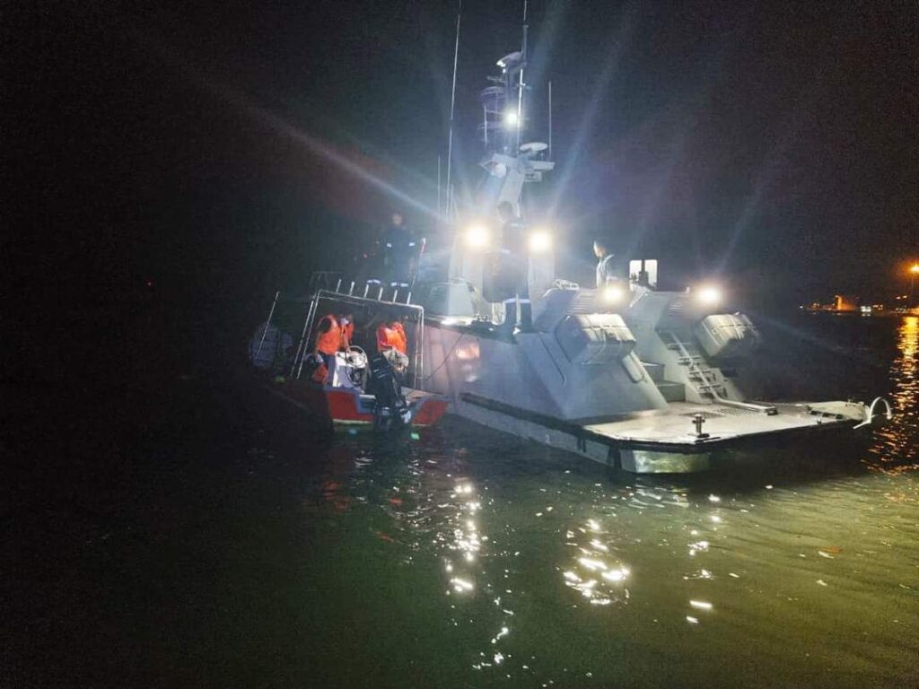 Aset TLDM Tangkap PATI, Tekong Warga M'sia Di Perairan Selatan Johor ...