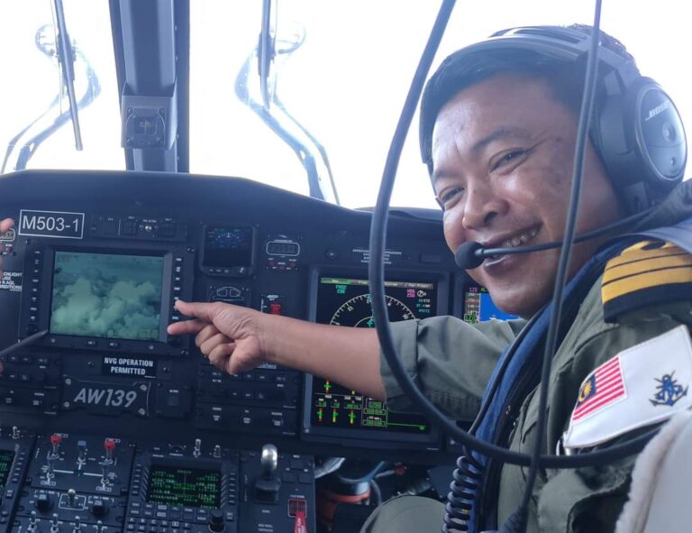 Helikopter AW139 TLDM Terbang 2,500 Batu Nautika Dari KK Ke Lumut ...