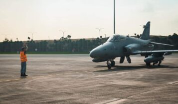 Dua Hawk 200 TUDM Lakukan Pendaratan Pangkalan Udara Changi - Defence ...