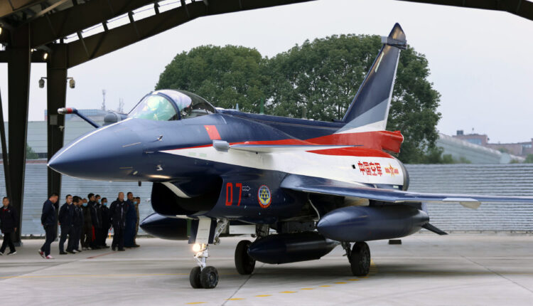 Pasukan Aerobatik PLAAF "August 1st" Tiba Di Langkawi Dengan J-10C ...