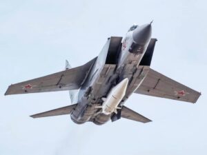 Age-Defying MiG-31 'Foxhound' Still Reigns as World's Fastest Fighter ...