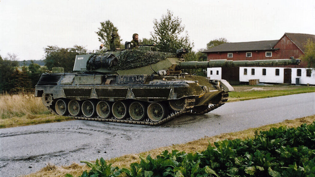 Ukraine Rejects "Obsolete, Damaged" Leopard 1 Tank From Germany ...