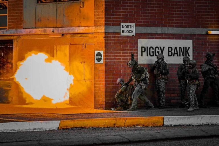 Malaysia, Australia Elite Commandos Join Forces for Exercise Dusk Tiger ...