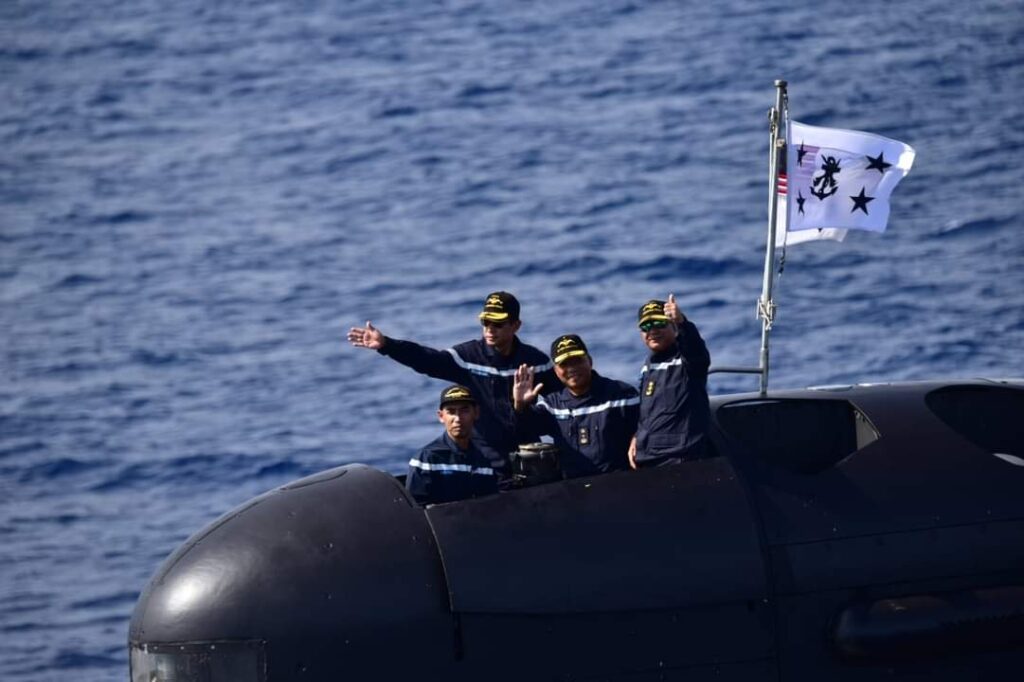 Panglima Angkatan Tentera Menyelam Bersama Kapal Selam TLDM di ...