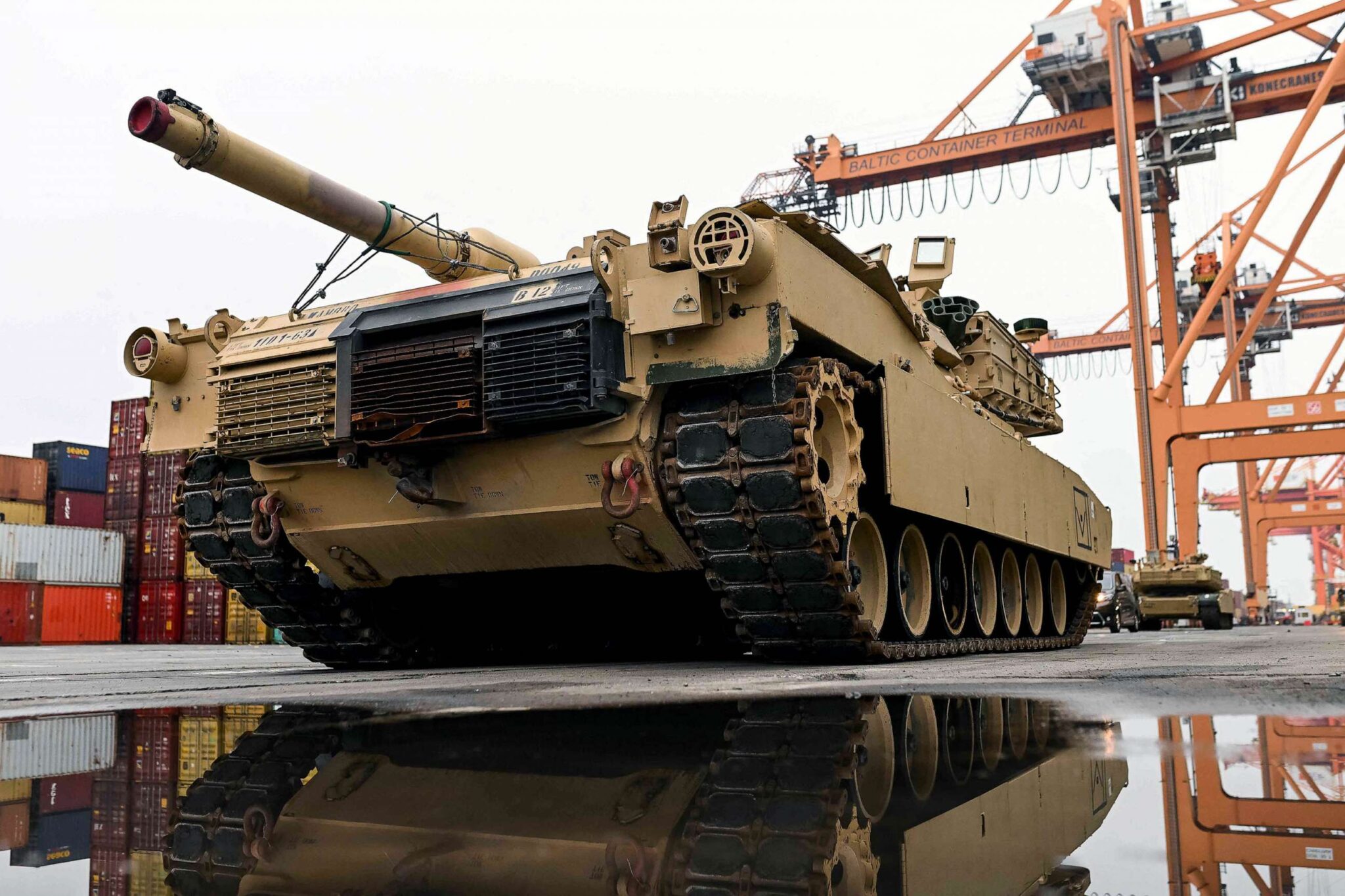 American Abrams Tanks Fail to Impact Ukraine Battlefield - Defence ...
