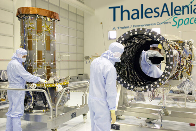 Indonesia Peroleh Konstelasi Satelit Pemantau Bumi Untuk Pertahanan ...