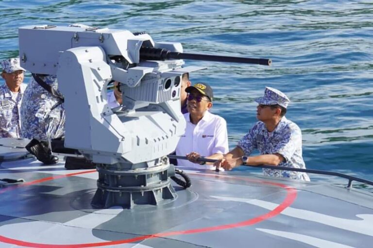 TLDM Terima Empat Buah Fast Interceptor Craft G2000 MKII Dari Gading ...