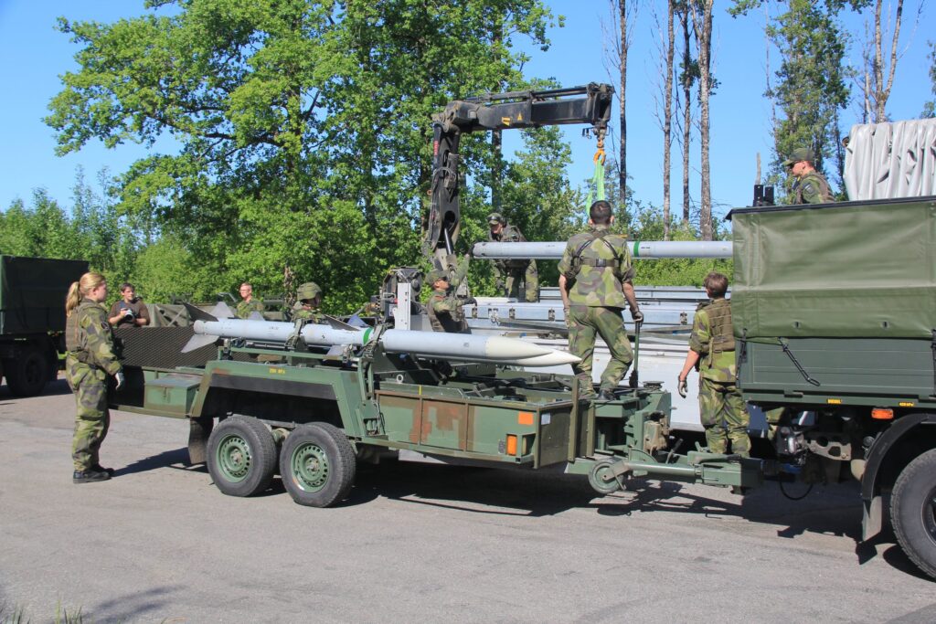(VIDEO) Swedish Gripen Fighter Jets Train Using Remote Highways for ...