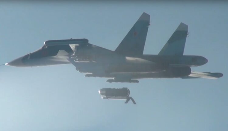 (VIDEO) Watch as Russian Su-34 "Fullback" Drop Three-Ton FAB-3000 Bombs - Defence Security Asia