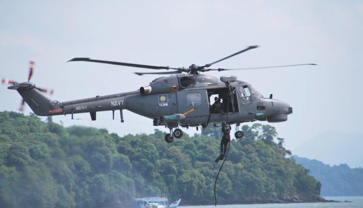 Malaysia Navy Super Lynx ASW Helicopter Makes Emergency Sea Landing off ...