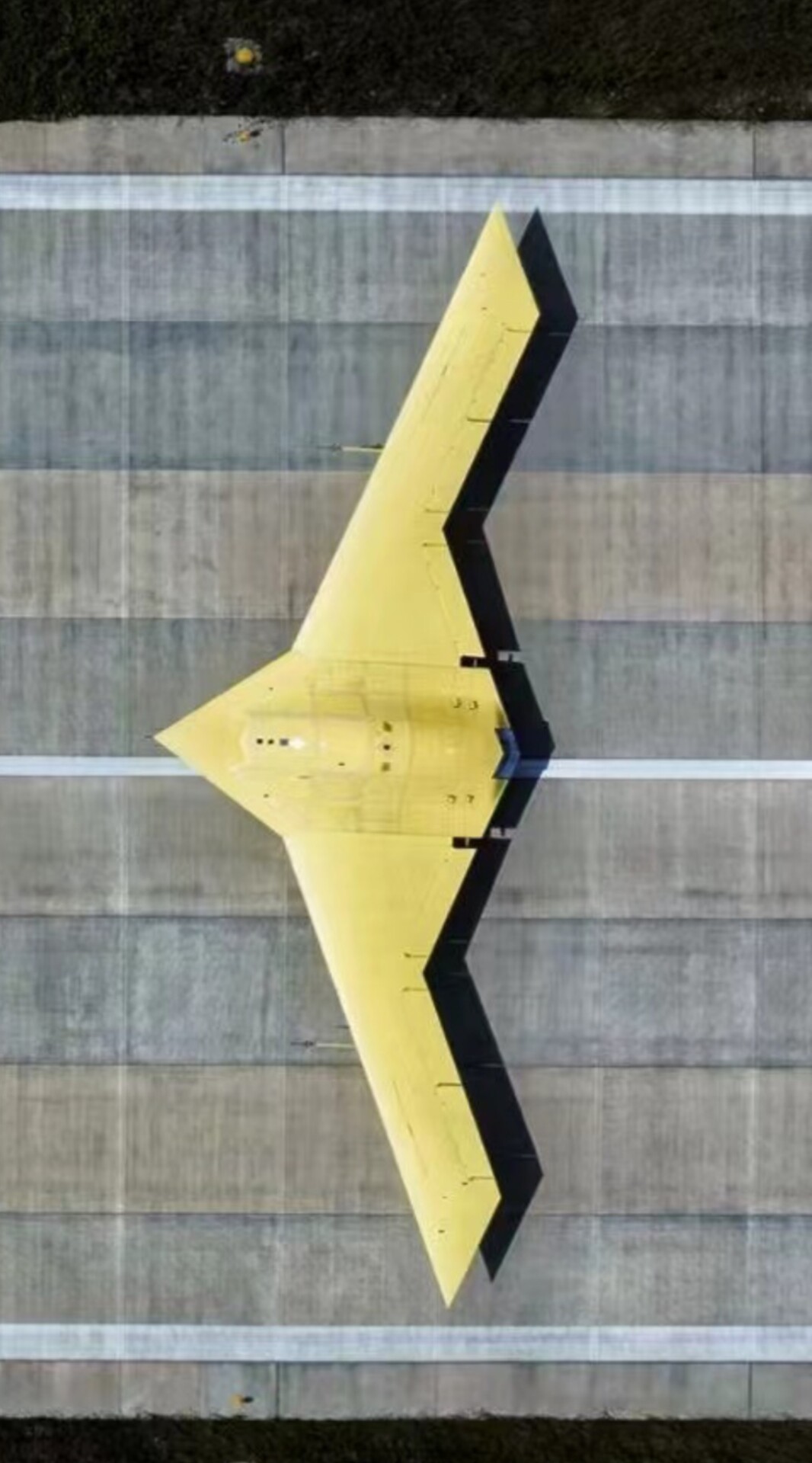 (VIDEO) Following J-35A Fighter Jet Reveal, China Unveils Stealth UCAV ...