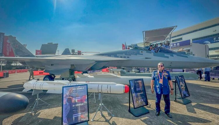 RMAF Chief Explores Russia’s 5th-Gen Fighter Jet Su-57 Up Close at ...