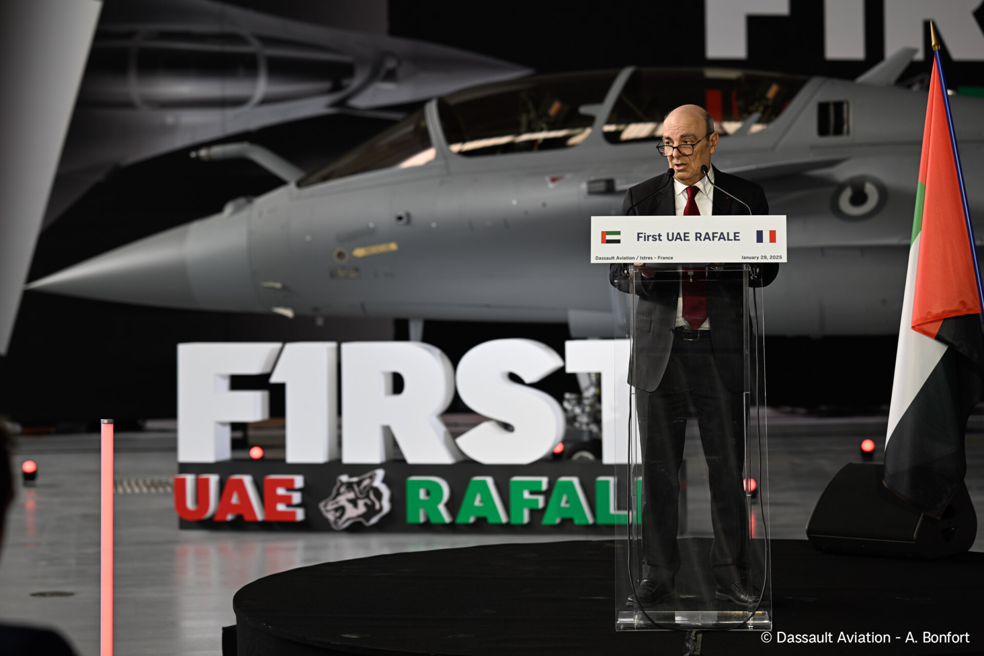(VIDEO) Dassault Aviation Unveils First Rafale F4 Fighter Jet for ...