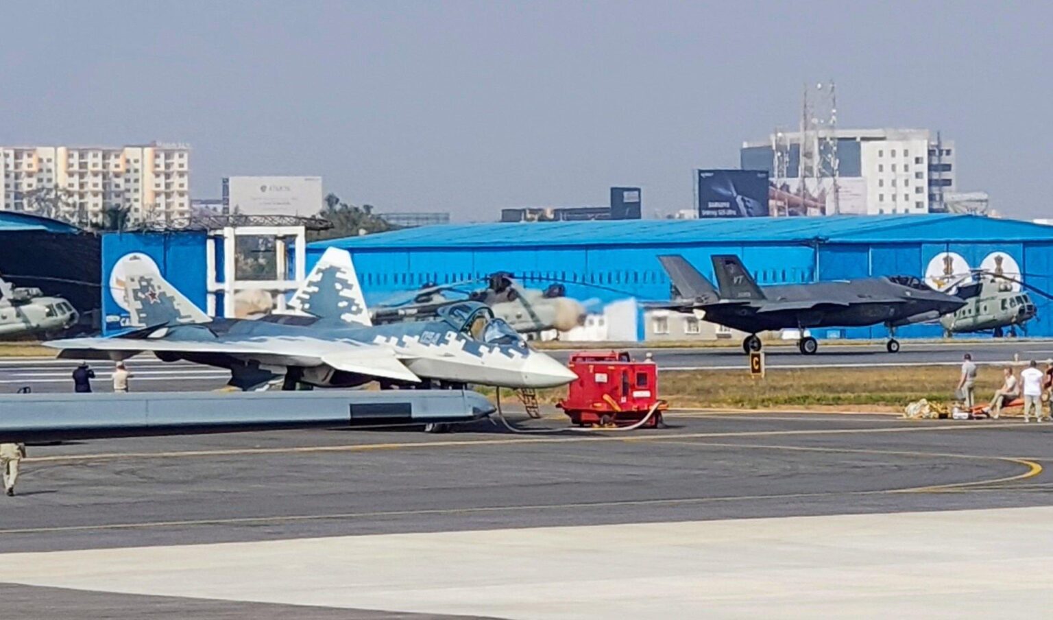(VIDEO) Su-57 Makes Surprise Stop in Iran, Giving Iranian Military an ...