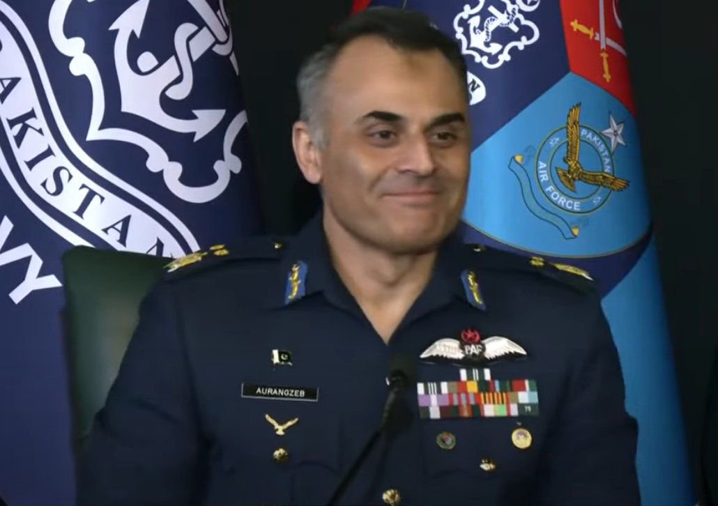 (VIDEO) AVM Aurangzeb Ahmed: Pakistan’s Calm Commander Who Weaponised ...