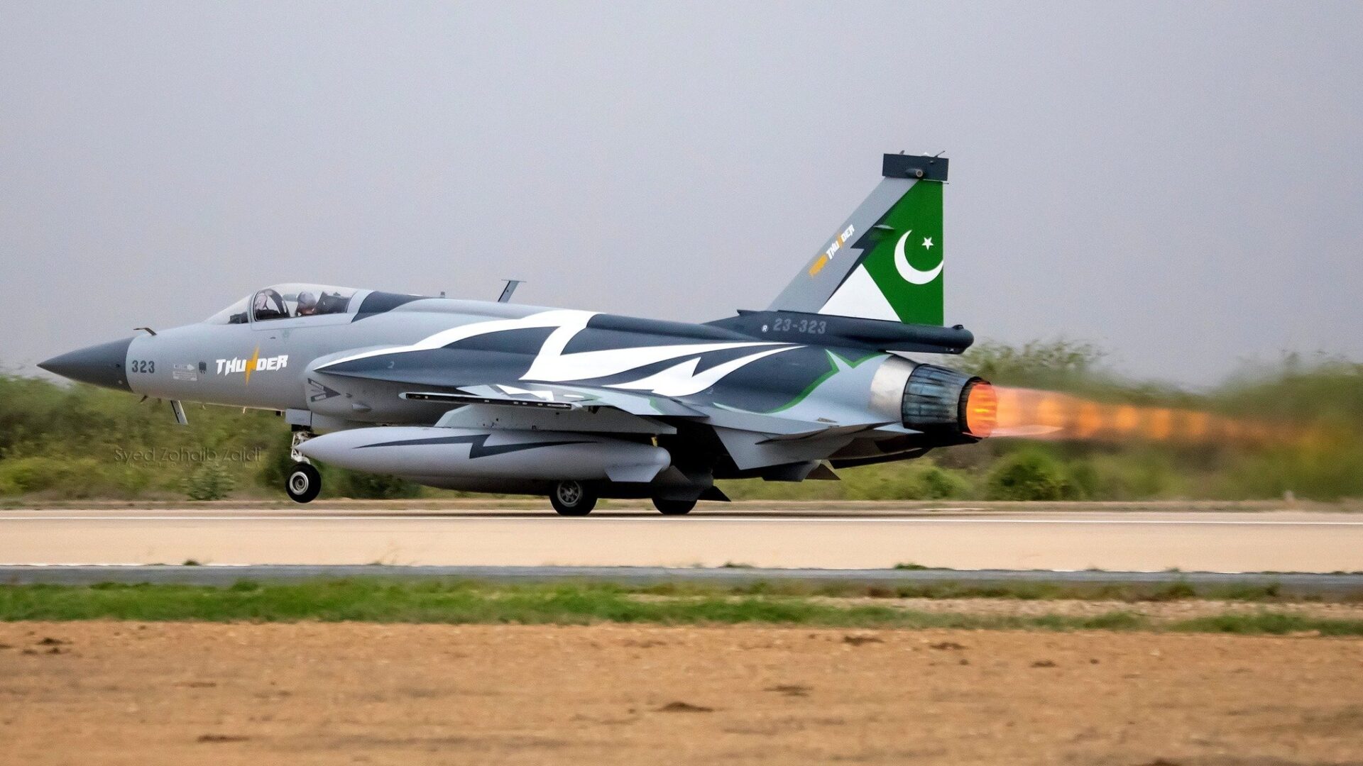 PAF’s JF-17 Block III Debuts in UK: Combat-Proven Fighter Arrives at ...