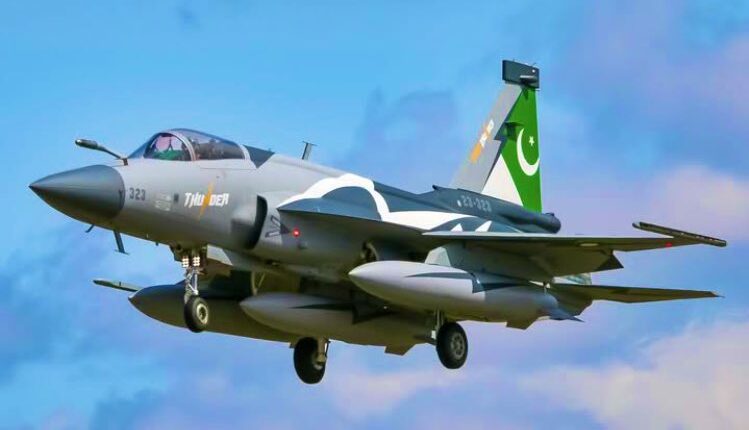 PAF’s JF-17 Block III Debuts in UK: Combat-Proven Fighter Arrives at ...