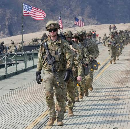 U.S. Deploys Destroyers, Submarine and 4,500 Troops Off Venezuela ...