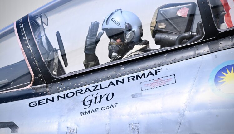 Malaysia’s Air Force Chief to Pilot Su-30MKM in Historic National Day ...