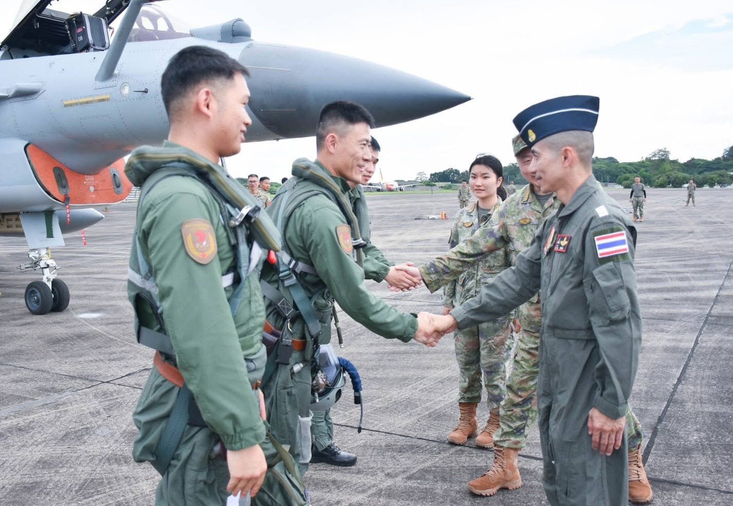 Latihan Udara Falcon Strike 2025 Bakal Saksi Pertembungan Gripen Thailand dan J-10C China ...