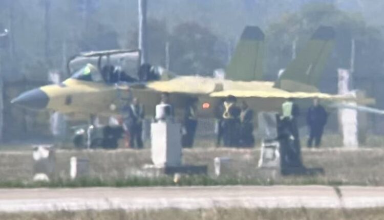 China Unveils Twin-Tail JL-10 “L-15 Falcon” Prototype — A Game-Changer ...