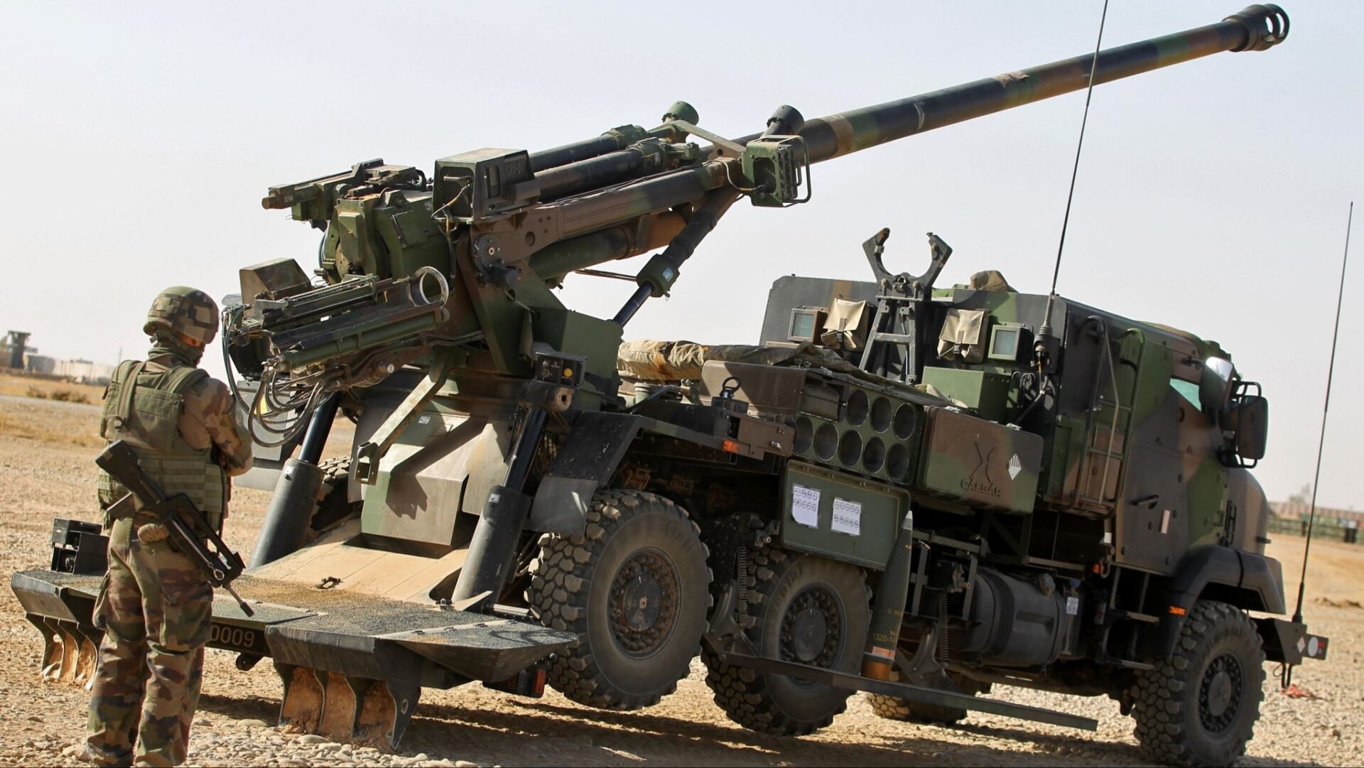 Malaysia Confirms New 155mm Self-Propelled Howitzer: Major Breakthrough ...