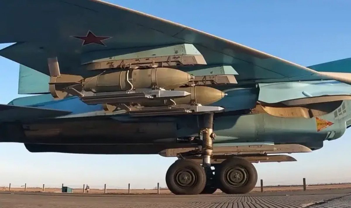 Russia’s Glide Bomb Revolution: From 50km to 300km Stand-Off Strikes ...