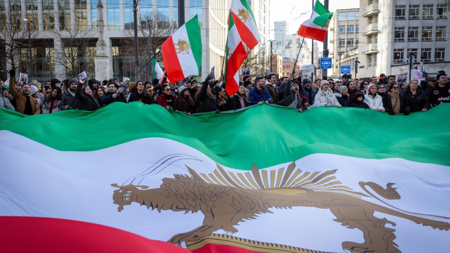 Iran Lumpuhkan Starlink: Detik Bersejarah Peperangan Elektronik yang ...