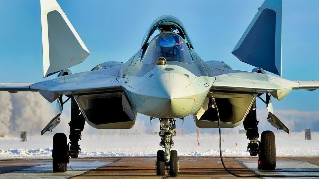 Russia Offers India 100 Locally Built Su-57 Stealth Fighters as New ...