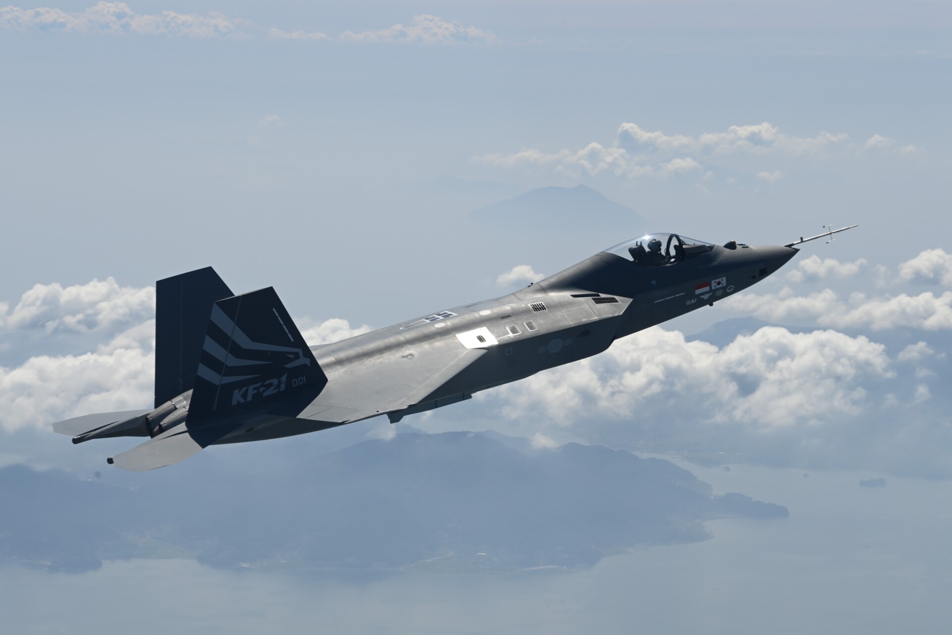 South Korea’s KF-21 AI Fighter Revolution: Seoul Unveils Sixth ...